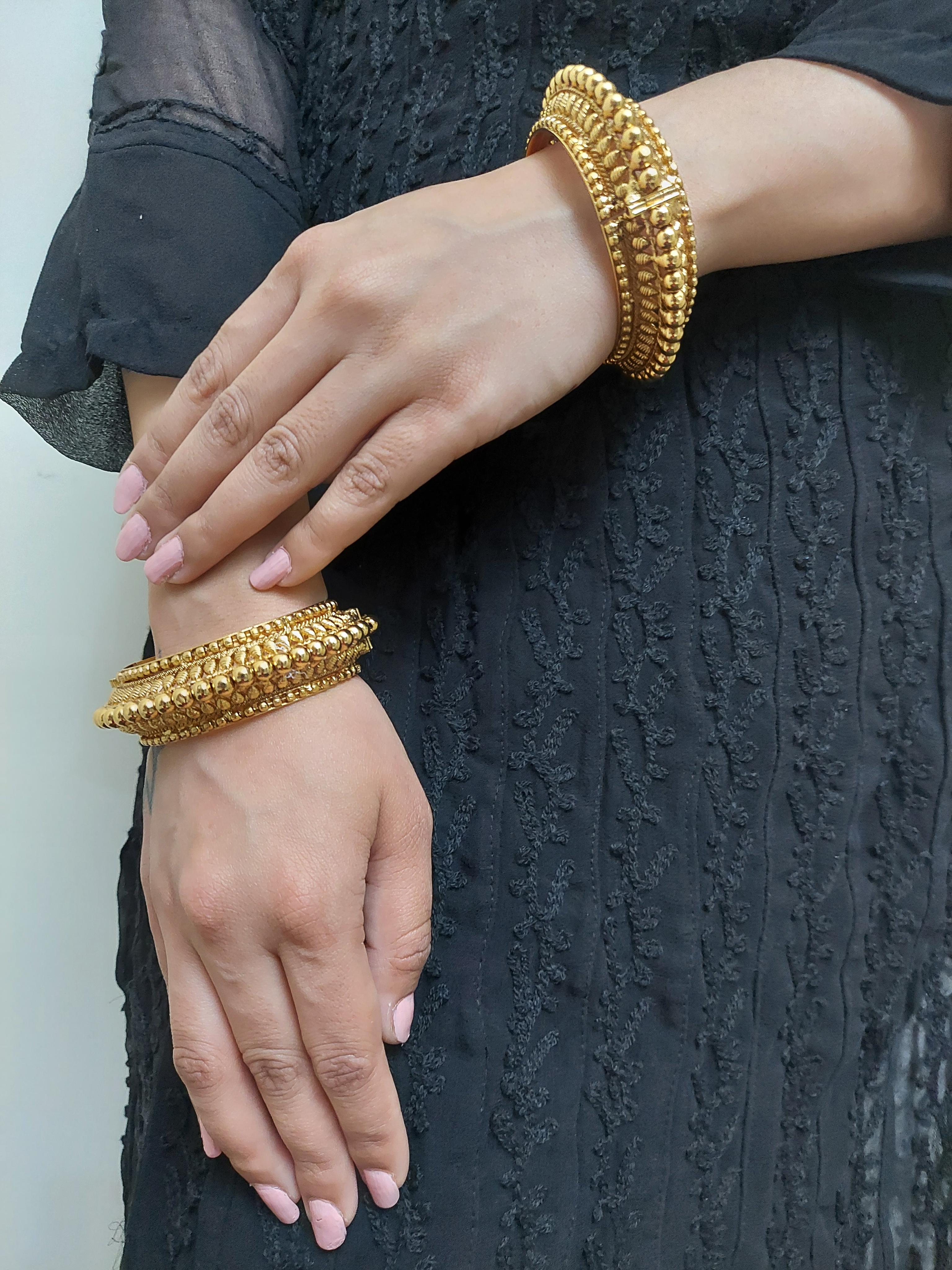 Buy online original Gold Pacheli