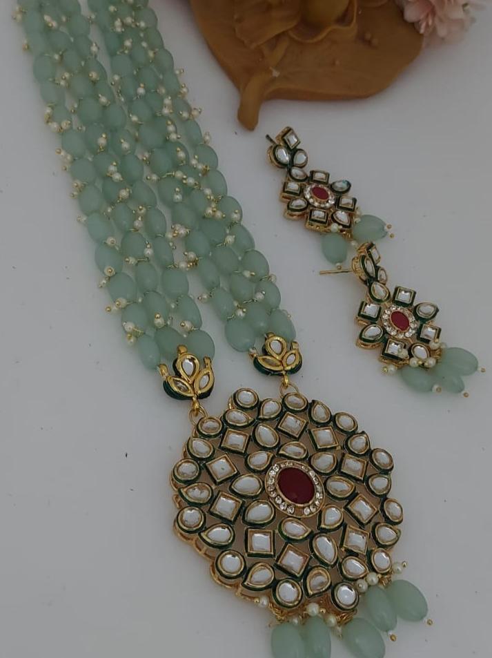artificial jewellery